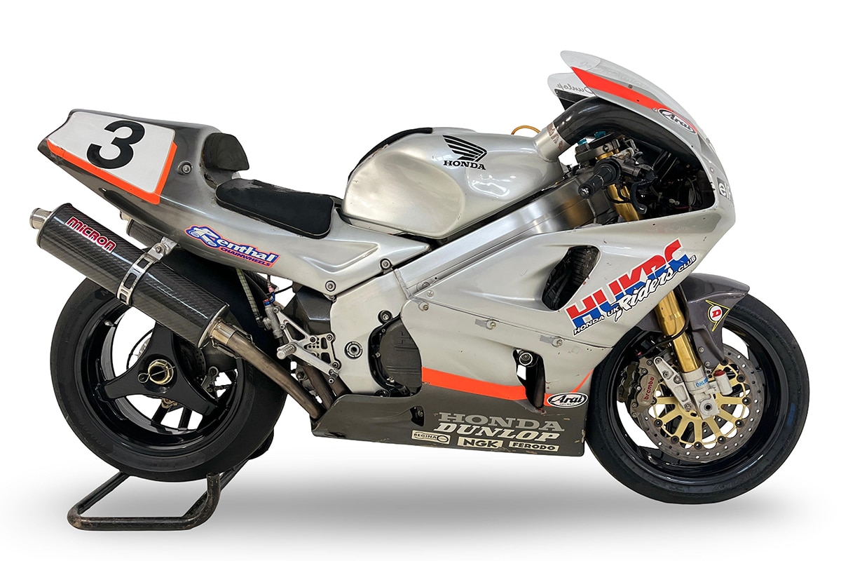 Veiling van Joey Dunlops iconische Honda-racers levert veel meer op dan ...